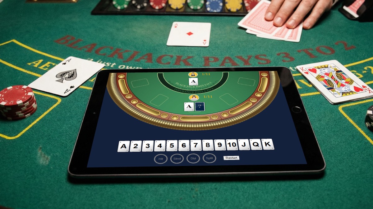 How a Blackjack Calculator Works: Odds and Decisions